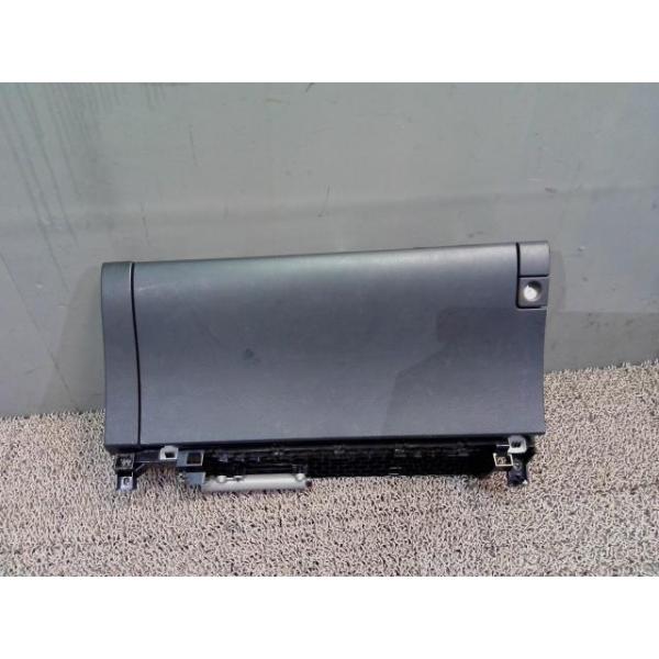 **** 商品説明を必ずご確認ください ****部品管理番号：240807000870210メーカー純正品番：58910-76022-C6部品名：グローブBOX部品区分：リサイクル品車名：レクサス CT車両タイプ名：5ドアハッチバック通称型...