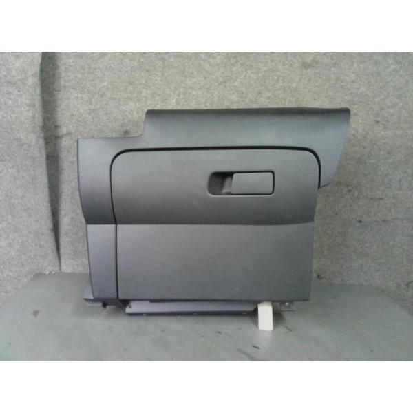 **** 商品説明を必ずご確認ください ****部品管理番号：250705002070210メーカー純正品番：68500-6XJ1A部品名：グローブBOX部品区分：リサイクル品車名：オーラ車両タイプ名：5ドアハッチバック通称型式：DDWAR...