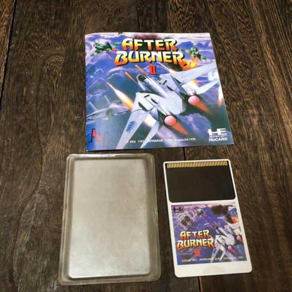 【商品状態】画像にてご確認ください。パッケージ（箱）無し。ケースに汚れございます。割れ・ヒビなどある場合がございます。動作環境がない為、動作未確認となります。現状販売品となります。画像のお品物を発送いたします。ソフトをご確認ください。中古品...