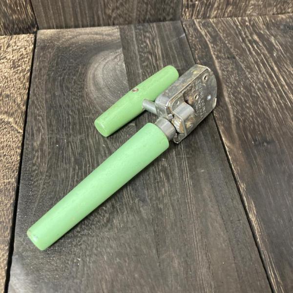 【商品状態】画像にてご確認ください。古いお品物の為、経年劣化や取り切れない錆や汚れ、傷等ございます。上記の理由により、実用的では無く、インテリアとしておすすめです。