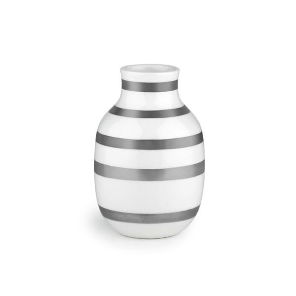 【発売日：2017年06月20日】北欧・デンマークの息吹がインテリアを彩るケーラー社オマジオシリーズの花びんのSサイズです。シンプル＆モダンなデザインでテーブルの上や窓際、デスク、リビングや化粧室など、色々なシーンに溶け込みます。手仕事なの...