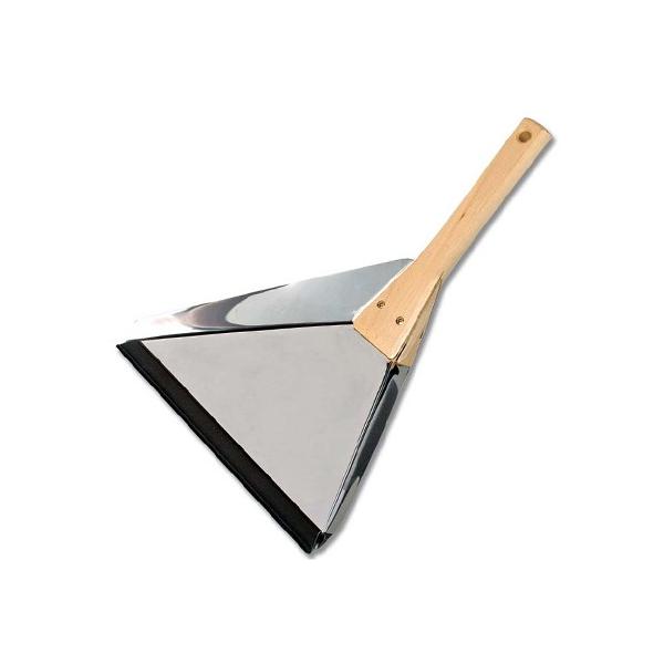 【発売日：2017年06月12日】ドイツの老舗ブラシブランド、レデッカー社の三角型チリトリ。ステンレス×ブナ材でナチュラルなデザインです。パン屑などをこぼしてしまったり、お部屋の隅にほこりがあるのを見つけてしまったり。でも掃除機を引っ張り出...