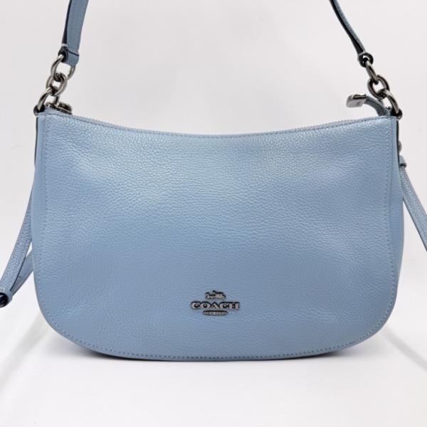 【商品番号】ITQVDUW55AX5【商品説明】・ブランド：COACH・商品名：サットン クロスボディバッグ・アイテム名：ショルダーバッグ／クロスボディバッグ・カラー：ライトブルー・素材：レザー・金具カラー：シルバートーン・型番：C1880...