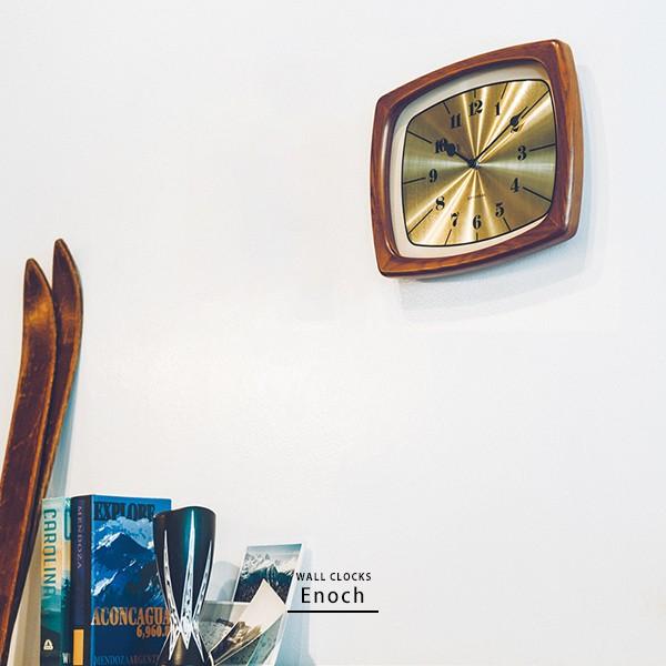 ロングライフデザイン。メタリックの文字盤、木のスクエアフレーム。２つの異素材を見事にマッチさせたビンテージライクな掛け時計。少し丸みを帯びている暖かみのある木のスクエアフレームは文字盤をしっかりと包み込みお部屋に馴染みやすいデザインに。※ス...