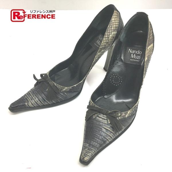 【商品番号】228410-12224-9【ブランド】ナンドムジ【タイプ】ポインテッドトゥパンプス【対象】レディース【カラー】グレー【素材】リザード / パイソン【サイズ】JP靴サイズ：23cmくつ幅：8cmヒール高：9.5cm 実寸サイズに...