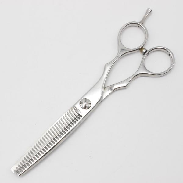 シザーズジャパン FLOR LSBS加工 セニング フロール■商品情報・メガネハンドル・5.8インチ・セニング29目・スキ率約25%（メーカー発表のスキ率です）・49.0グラム■商品状態【B】一般的な使用感のある商品・ハンドル部分に使用に伴...