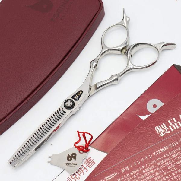 【美品】刃物屋トギノン NEO Queen R28 セニング ネオクイーン トギノン シザー■商品情報・メガネハンドル・5.8インチ・セニング28目・スキ率約20%（メーカー発表のスキ率です）・鋼材：Co.Special・触点：オイルレスシ...