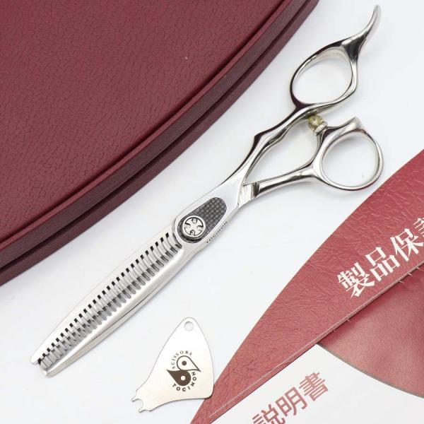 【美品】刃物屋トギノン Dr.クイーン セニング シザー■商品情報・3Dハンドル・5.8インチ・セニング28目フラット/1本スリット・スキ率約20%（メーカー発表のスキ率です）・鋼材：Co.special・触点：カーボンプレート・51.8グ...