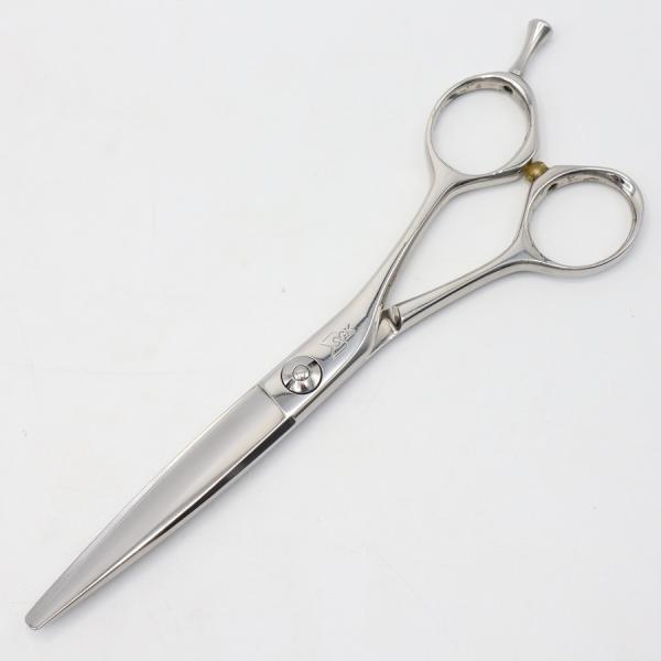 【美品】SGK 三和技研 SAR-60 カットシザー■商品情報・笹刃・メガネハンドル・6インチ・55.1グラム■特徴発売以来さまざまなドライカットのニーズに応え続けてきたスーパー笹刃■商品状態【A】大きなダメージもなく程度良好の美品・ハンド...