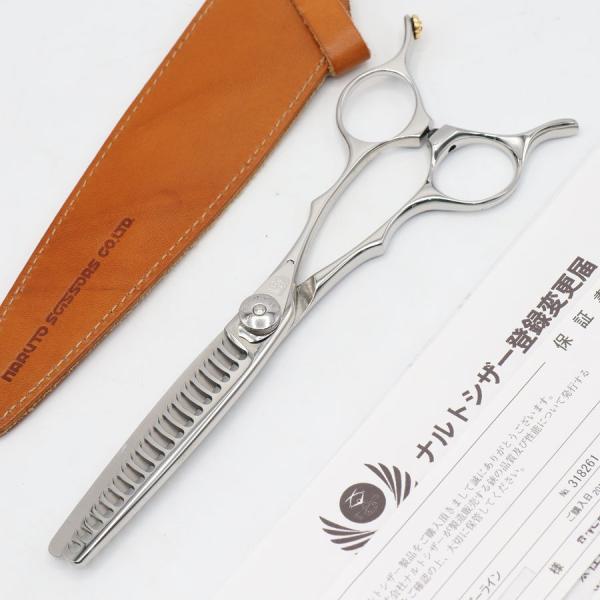 【美品】ナルトシザー 五梳きクーパーライン 無料修理3回あり セニング■商品情報・メガネハンドル・6インチ・セニング18目・スキ率約60%（メーカー発表のスキ率です）・51.3グラム■特徴ラインナップ中一番梳ける時短セニングシザーズ■商品状...
