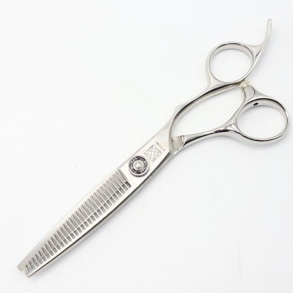 【美品】内海シザー U-MIX MS113 ダマスカス セニング ウツミ■商品情報・3Dハンドル・6インチ・セニング30目・スキ率約13%（メーカー発表のスキ率です）・鋼材：積層鋼（ダマスカス鋼）・59.9グラム■特徴程良く梳ける約13％の...