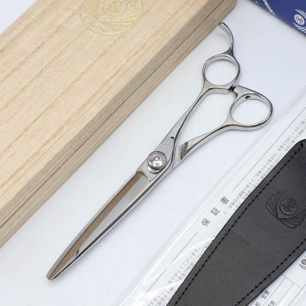 【美品】ナルトシザー マチックラインIS 無料修理残3回あり カットシザー■商品情報・ハマグリ刃・オフセットハンドル・6.3インチ・54.6グラム■特徴切れが柔らかく、刈上げからブラントまで広く対応！■商品状態【A】大きなダメージもなく程度...