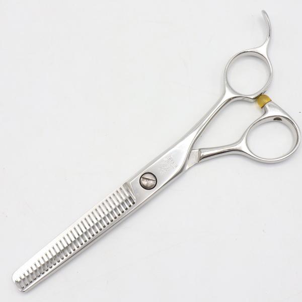 【美品】光シザー THINNING 721 セニング■商品情報・オフセットハンドル・6インチ・セニング30目・スキ率約40%（メーカー発表のスキ率です）・53.0グラム■特徴棒刃はもちろんクシ刃の1本1本にまで深い裏スキを施しました。特に棒...