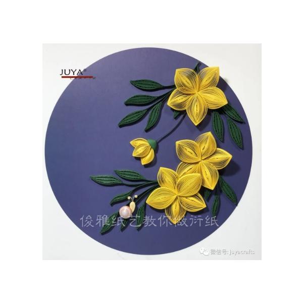 《商品内容》JUYAのクイリングキット「迎春花・レンギョウ」台紙サイズ：１９ｘ１９cm台紙とクイリングペーパーのセットです。額は付いていません。ご注意ください。道具、接着剤はご用意ください。　　　クイリングバー、クイリングボード、ピンセット...