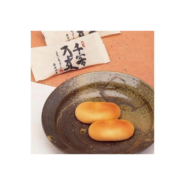 「商品情報」笹屋伊織京都御所や神社仏閣、茶道家元のご用命を承る有職菓子司として名を馳せてきた老舗です。刻み栗入りの白あんに練乳、バター、蜂蜜を練りこみ、しっとりと上品に焼き上げました。  18個 賞味期間:製造から90日 特定原材料:小麦、...