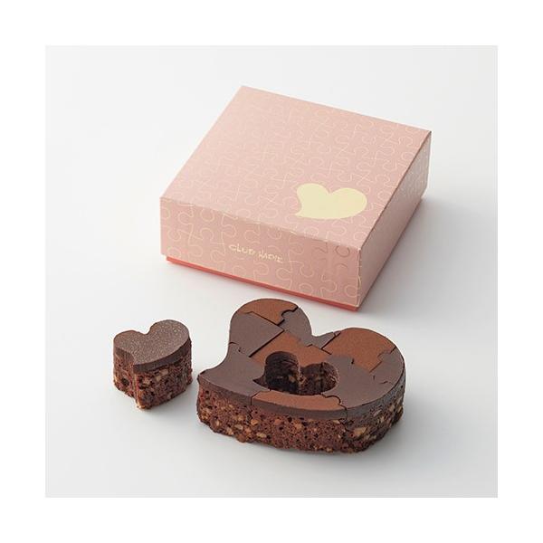 【発売日：2025年01月17日】熨斗、包装対応不可商品クラブハリエからバレンタイン限定で登場するハート型のチョコレートブラウニーです。マカダミアナッツとカシューナッツをふんだんに使い、ほろ苦くしっとりと仕上げました。厚めにコーティングされ...