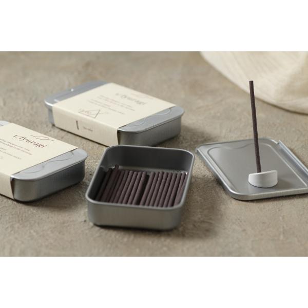 ・H20×W96×D65mm・ショートインセンス30本入り　お香立て1　燃焼時間約15分・スライドケースの裏面にお香立てを置き、お香を立ててお使いください.香りの種類 07:00● 目覚めに爽やかなスッキリした香り●自然界には多くの「ゆらぎ...