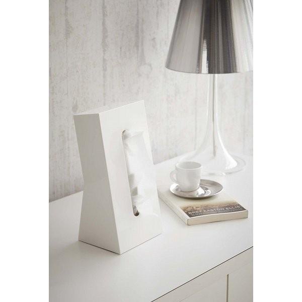 高さ約5.3cmまでの一般的な薄型サイズのティッシュボックスに対応しています。