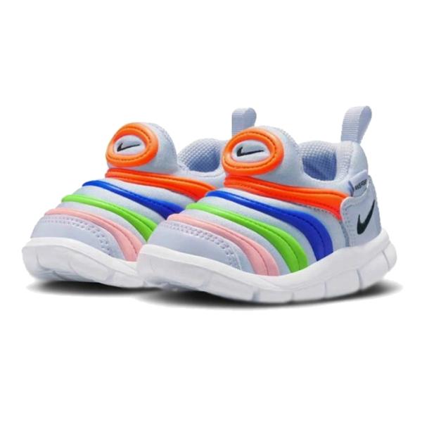 子どもは止まることなく足を動かし続けてほしい。そう願うNikeは、簡単に遊びに出かけられる方法を見つけました。このシューズは、シュータンとシューレースをつかみやすく、とても簡単に着脱できるデザイン。アッパーからソールまで柔軟性に優れたデザイ...