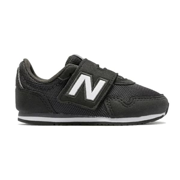 ニューバランス Newbalanceの「IV323シリーズ」。全体的にメッシュ素材を使った通気性のいい春夏にお勧めのシューズ。クッション性が良く、軽量なのが特徴。フロントは太いベルトで足をしっかりとホールドし、 よく走り回るお子様の足をしっ...