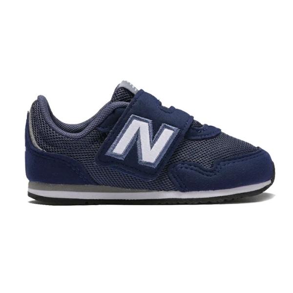 ニューバランス Newbalanceの「IV323シリーズ」。全体的にメッシュ素材を使った通気性のいい春夏にお勧めのシューズ。クッション性が良く、軽量なのが特徴。フロントは太いベルトで足をしっかりとホールドし、 よく走り回るお子様の足をしっ...