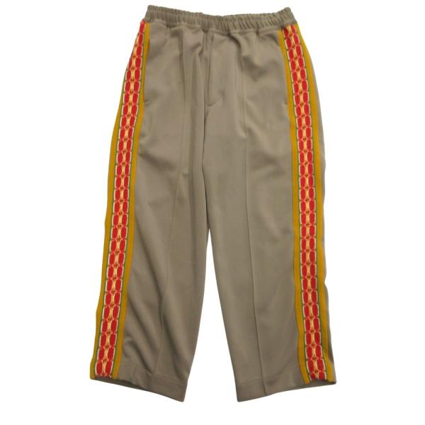 【商品名】23aw Sasquatchfabrix. サスクワァッチファブリックス LACE TAPE STRAIGHT TRACK PANTS レーステープ トラックパンツ S ベージュ【ブランド】SASQUATCHfabrix. サスク...
