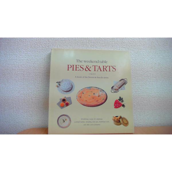 The weekend table PIES TARTS　パイ タルト Senshukai■商品の状態【付属品】 問題なし。【カバー】 一部にヤケあり。 経年による強いキズ・ヨゴレあり。【本体】 多少のキズ・ヨゴレあり。■ご注文通知から３営...