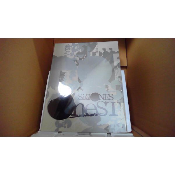 neST SIXTONES■商品の状態【付属品】 問題なし。【カバー】 目立ったキズ・ヨゴレなし。【本体】 目立ったキズ・ヨゴレなし。■ご注文通知から３営業日以内に発送。■水ヌレ、ヨゴレ、キズ防止の為、耐水ビニール封筒に入れて発送いたします...
