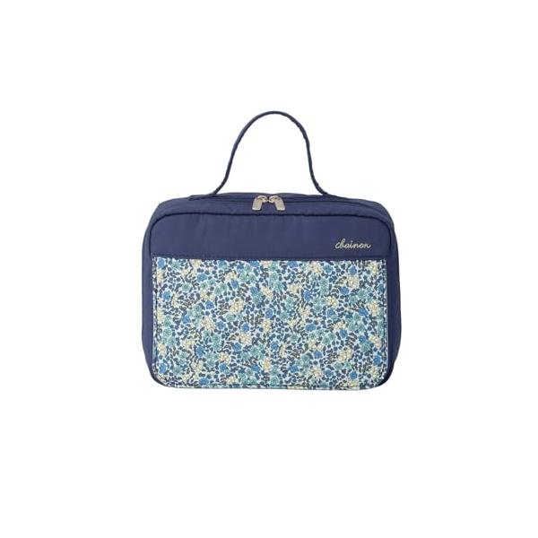 コンパクトに収納ネイビー/フリー/1000909・Color:ネイビー・2児のママデザイナーが、実体験をもとに企画しました使い勝手にこだわったマルチケースです。フロント部分に繊細なタッチのリバティプリント生地を使用し、上品な印象に。マチが広...