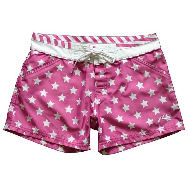 RUSTY1953年California San DiegoにRusty Preisendorferは生まれました。14歳からサーフィンをはじめてから早くにサーフボード作りに興味を示し、16 歳からシェイプを始め Surf Brand とし...