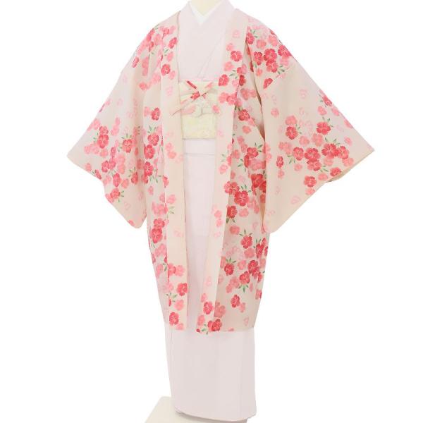 白地に鮮やかなピンクでナデシコ風のサクラ文を染めました。華やかでカワイイ羽織です。11月後半から3月下旬頃まで、寒い時期のお出かけにご利用ください。通常のレンタル着物一式セットに羽織を追加するオプションサービスです。寒い時期のお出掛けにご利...