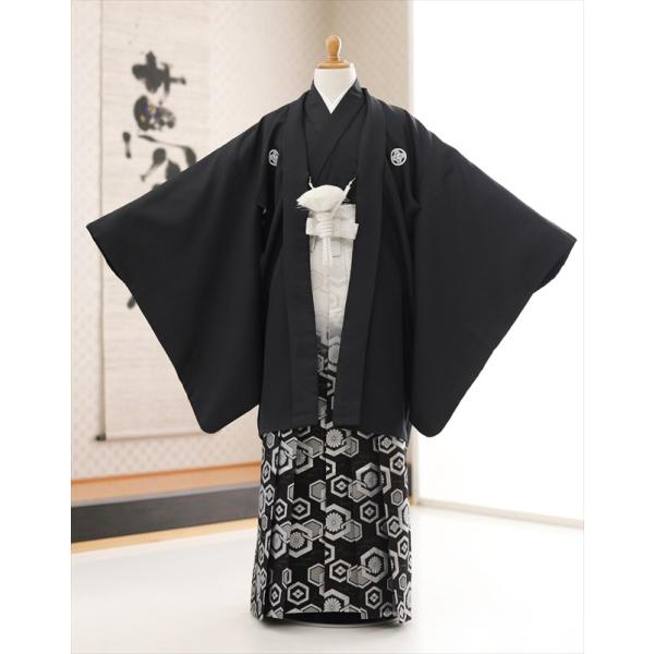 卒業式 袴レンタル 小学校 男 ジュニア jmo104 小学生 紋付袴レンタル フルセット 羽織袴 袴 男性着物レンタル １２歳 十三参り 小学校卒業式 結婚式 145cm〜155cm イベント 和服 往復送料無料 黒紋付×黒銀亀甲ぼかし袴...