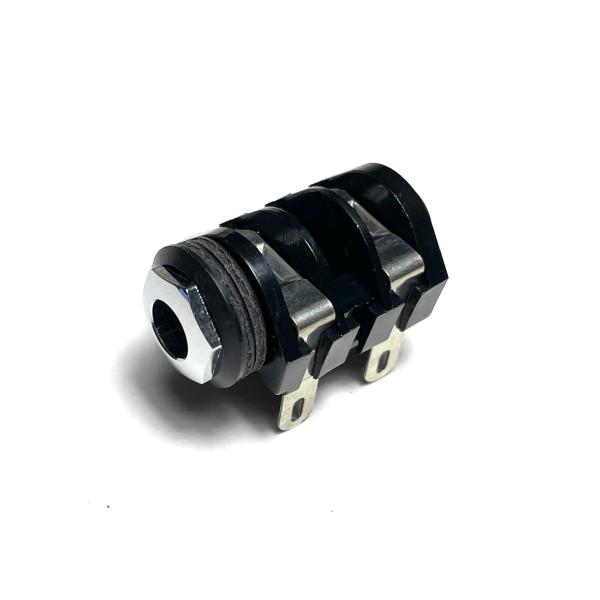 ギターアンプによく使われるハンダラグ型モノジャックTIP、SLEEVE にオープンスイッチがあります