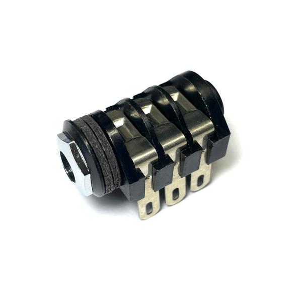 ギターアンプによく使われるハンダラグ型ステレオジャックTIP、RING、SLEEVE にオープンスイッチがあります