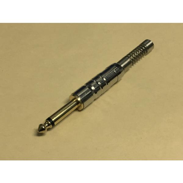 ゴールドメッキ加工が施された1/4 モノフォンプラグです。ストレート。対応ケーブル径：〜7mmメール便にて発送致します。
