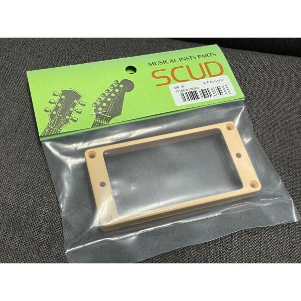 リアPU用エスカッション　ストレートプラスティックカラー：アイボリー* 特にアイボリーのような中間色は生産ロットによって色にばらつきがございます。「別のエスカッションと色が合わない」との理由で返品はご遠慮ください。*フロント、リアセットでご...