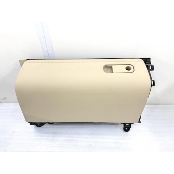 **** 商品説明を必ずご確認ください ****部品管理番号：260612500370210部品メーカー：コイトメーカー純正品番：55320-60140-E2部品名：グローブBOX部品メーカー品番：55320-60120部品区分：リサイクル...