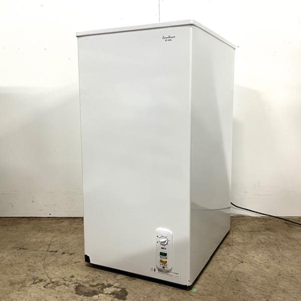 ◆商品仕様メーカー 三ツ星貿易株式会社型式 KF-58SL年式 2021年サイズ W405×D565×H810(mm)電源 単相100V(50/60Hz)消費電力  75W庫内温度  -20℃以下 庫内容量 58 L 製品重量 27Kg注意...