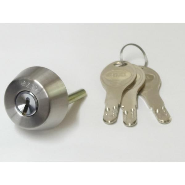 ゴール社対応D9ディンプルシリンダー。テール刻印34、ネジ止部長さ33ミリです。シルバー色、子鍵3本付