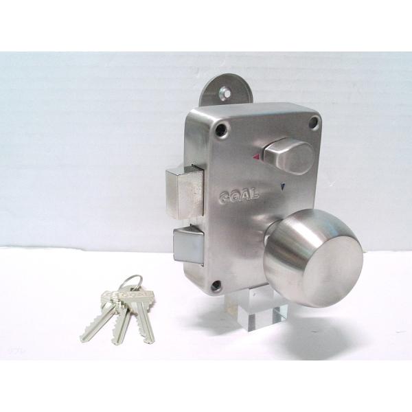 6本ピンシリンダーを装着したゴール社4350タイプの取替用本体セットです。この商品は、外開ドア用で、ドアの外側から見て、蝶番が左、鍵が右についている勝手に対応するものです。子鍵は3本ついています。