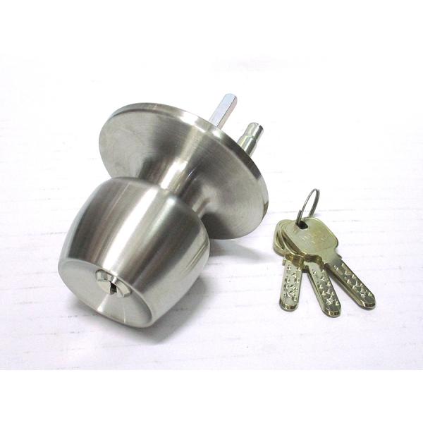 ミワロックのインテグラル錠HMタイプの取替用カギ側の握玉のみです(握玉の形はW型、JNシリンダー使用、子鍵3本付)カギの交換だけが必要な場合に、全部を取り替えることなく、簡単かつ安価にお取替えいただけます。扉の厚みは29ミリ〜33ミリ(ウス...