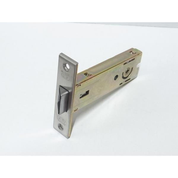 ゴール社の握り玉錠GFタイプの戸の中に仕込まれるケースのみの販売です。握玉(ノブセット)などはついておりません。フロント記号GOAL GF、フロントサイズ100ミリ×25ミリ、バックセットは、100ミリです。