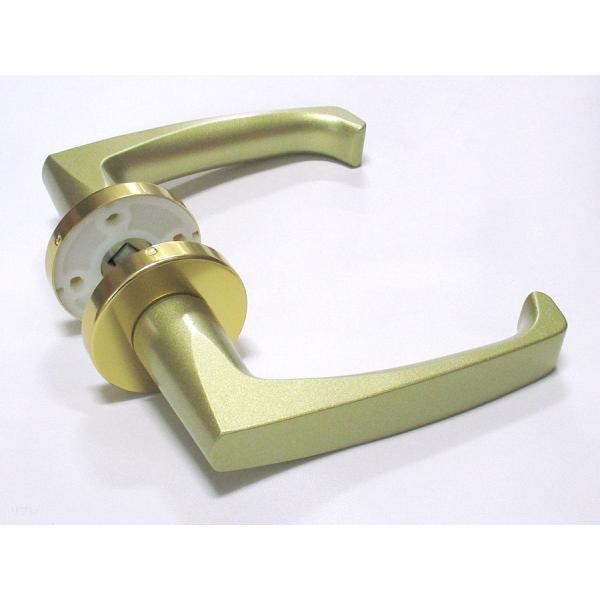 ミワロック20番アルミレバーハンドル ゴールド色のレバーハンドルのみ(丸座付)です。戸の厚みは33ミリ以上42ミリ未満に対応しております。