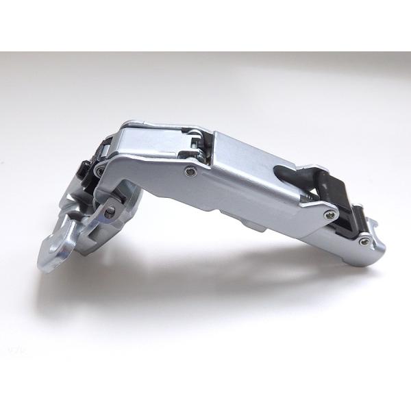 スガツネ(LAMP)のスライド丁番「170-C34/19」です。170°開き。19mmかぶせ。●開き角度調節ダイヤルを回すことで、開き角度を140°〜170°の範囲で調節できます。