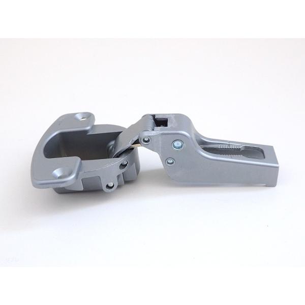 スガツネ(LAMP)のスライド丁番「H100-C34/16」です。厚扉用。100°開き。16mmかぶせ。