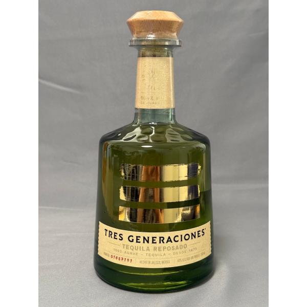 【 トレス ジェネレーション テキーラ レポサド 750ml 40% TRES GENERACIONES TEQUILA REPOSADO 箱無 】　○未開栓、古酒、一般消費者や小売店から買取させていただいた2次流通品です。○ラベルやキャッ...