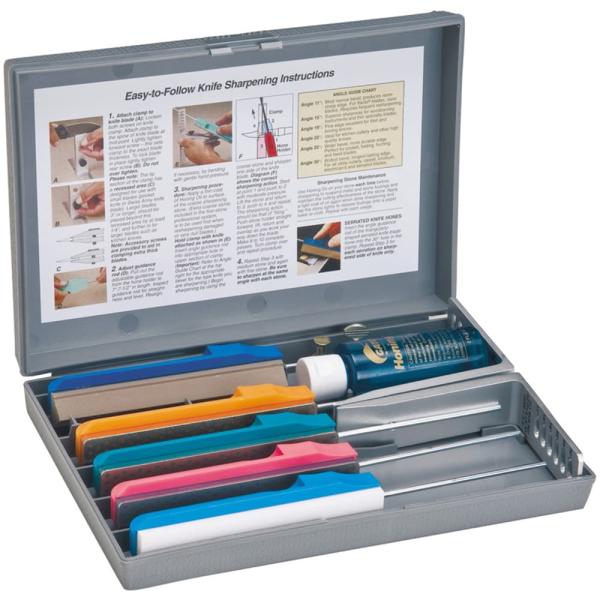 ●汎用性の高いナイフシャープナーセット●手軽で機能的なシャープツールを手掛ける米国ブランド「GATCO(ガトコ)」製。●砥石セットの詳細 内容:砥石5種類、ナイフクランプ/アングルガイド、ホーニングオイル、収納ケース、ケースのサイズ:約 縦...