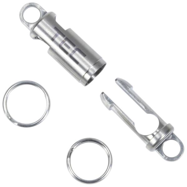 ●自宅の鍵や財布に取り付けられる頑丈なキーホルダーツール●小さなアクセサリーや文具を専門に開発するメーカー、「TEC Accessories」。●キーホルダークリップの詳細 全長:約30mm、厚さ:約8mm、重量:約2.5g、素材:チタン合...