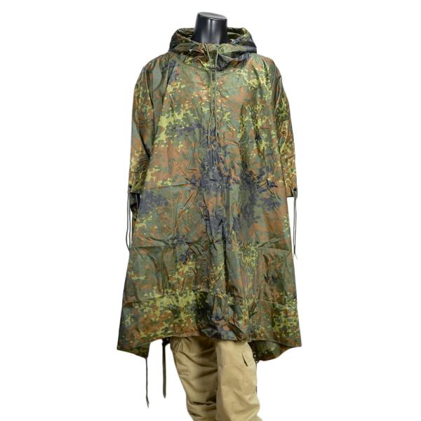 ●急な雨でも素早く着用できるオーソドックスなフード付きポンチョ●タクティカルギアやアウトドア用品を数多く手掛ける「MIL-TEC」のレインポンチョ。引き裂きへの耐性が高いポリエステル製リップストップ生地製。PVCコーティングにより高い防水性...