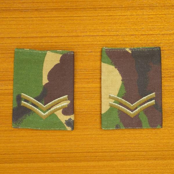 ●イギリス軍の肩用階級章●イギリス軍で使用されていた 肩章ループ(けんしょうループ)/ランクスライドの伍長補(Lance Corporal) 用です。【軍放出品のご購入を検討されているお客様へ。ご購入前に必ず下記の説明文、注意文を最後までご...